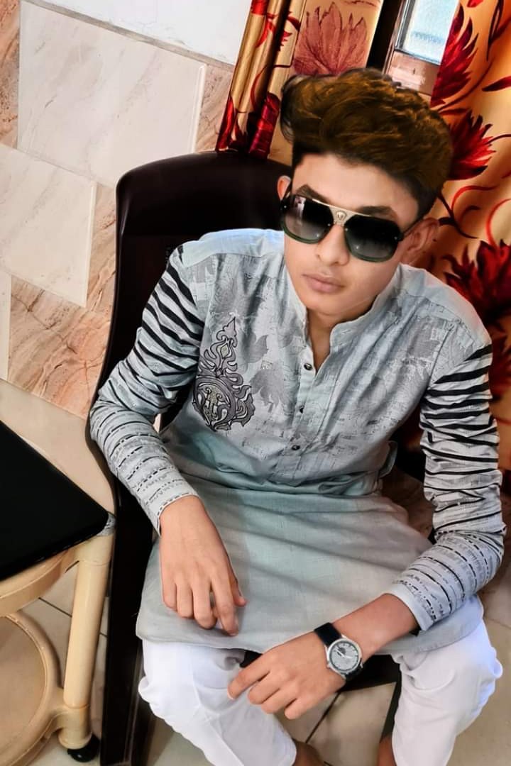 Safi, Model In Select - Gujarat | Dazzlerr - Connecting Talent